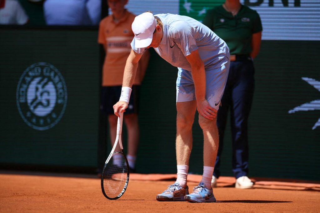 Dramatic twist in Paris: Jannik Sinner knocked down and already out ...