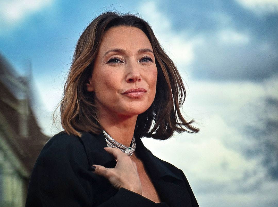 Laura Smet releases a song in tribute to her mother Nathalie Baye ...